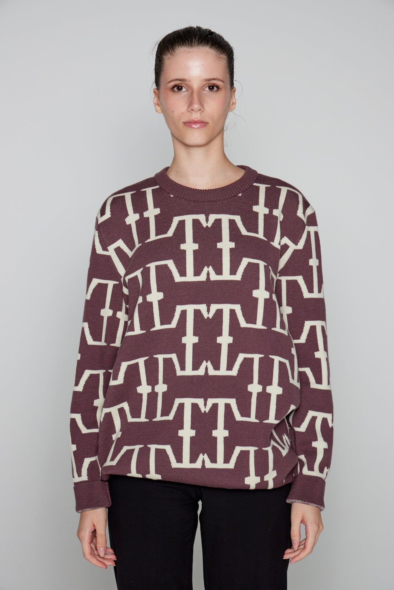 LOTHAIRE - Pull col rond chocolat - motif monogramme – Lothaire